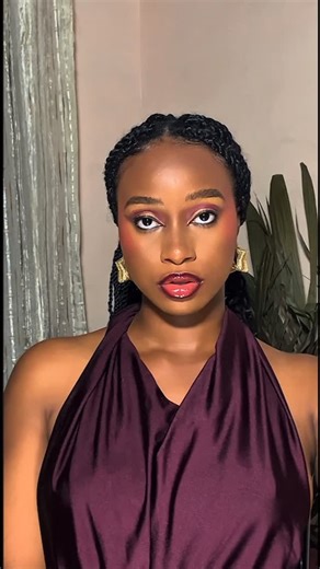 DORA | MAKEUP CONTENT CREATOR on Instagram: "Did I just hear mwaaah??? #transition #makeuptransition #ᴛʀᴇɴᴅɪɴɢʀᴇᴇʟs #makeuptransformations #transformation"