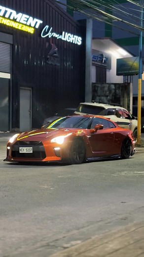 Nissan GT-R equipped with our own line of Airstruts ; FEINT Suspension controlled by our Fitment Engineering Airlift System ( FEALS ) Paired with our BLACK Helix! For the best Airsuspension builds and multi-piece conversions in the Philippines call us at: 09065607651 / 09282902317 Philippines 🇵🇭 819079927913 - Japan 🇯🇵 | Fitment Engineering