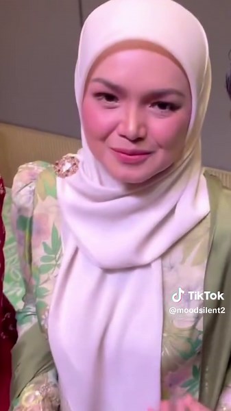 depan² cantik pula tengok tokti kita nie #glow2glow #gadismalaysia #modelling #gadisdesa #fyp #bidadari #berandatiktok #tokti