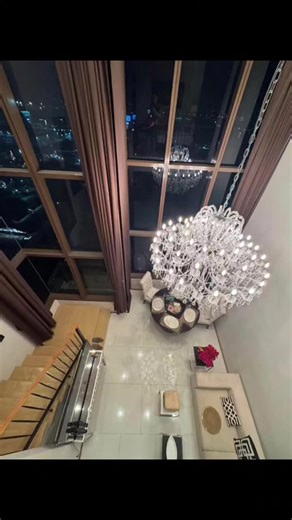 Teya Romkratok on Instagram: "🏢 For Rent – The Emporio Place Tower B | Sukhumvit 24 Prime Sukhumvit address in one of Bangkok’s most prestigious residential enclaves. Only 700 meters to BTS Phrom Phong 1.2 km to Queen Sirikit National Convention Centre MRT Station --- ✨ Unit Details 1 Bedroom | 2 Bathrooms (with bathtub) Duplex layout | Floor 18–19 83 SQ.M. Fully furnished with premium appliances Elegant, sophisticated interior design Spacious double-volume living area offering exception