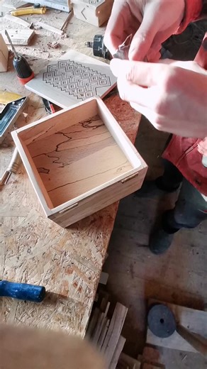 Mastering Woodworking: Crafting an Intricate Wooden Box
