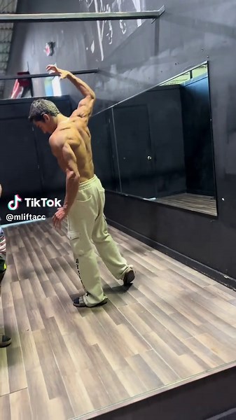 Mastering Posing Techniques for Bodybuilding