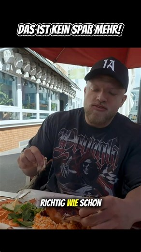 Leonidas is afraid of the eating challenge!? 🤔 #leonidasarkona #motivation