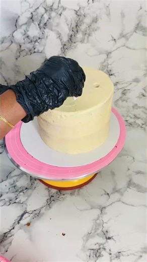 Fondant sewing machine cake