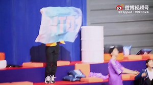 8.5K views · 1.8K reactions | [Fancam | Lưu Vũ chơi bóng, xém ngủ, cổ...