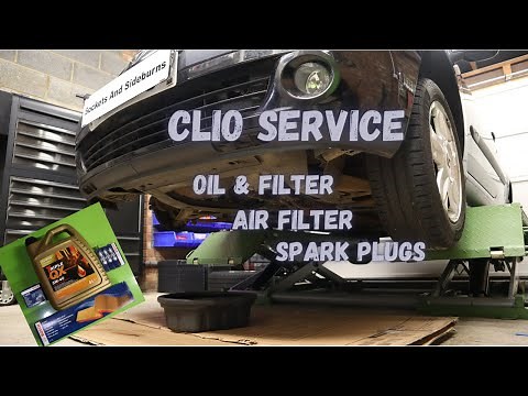 Servicing Renault Clio Mk2 1.2 16v