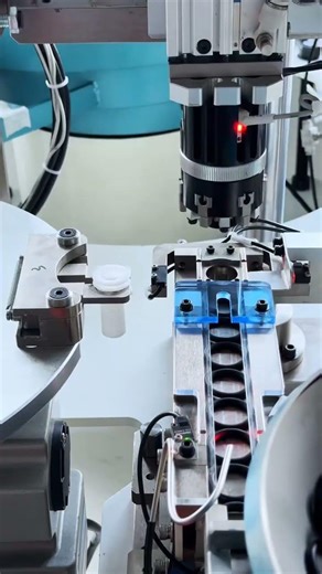 Demonstration of the automated sealing ring installation process for drain connectors #sealingring