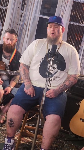 Rag 'n' Bone Man, behind the scenes at the Browndog Kennel at Bluesfest 2025. Last chance to catch his final Australian shows: 25 April – Hindley St Music Hall, Adelaide – Selling fast 27 April – Metro City, Perth – Selling fast Tickets: https://www.bluesfesttours.com.au/copy.../rag-'n'-bone-man | Bluesfest Byron Bay