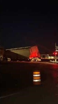 Train Derailed!! Union Pacific 48, the Kiamichi Interchange, is on the ground! Durant, Oklahoma