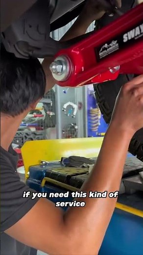 Hunter Hawkeye Elite wheel alignment service-ensure your vehicle's steering is perfectly aligned.