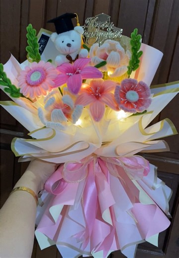 Stunning Graduation Bouquet Ideas with Grandeur Blooms