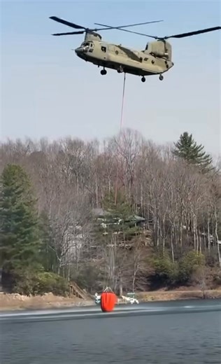 315K views · 2.9K reactions | Chinook loading its Bambi bucket. Watch wildfire videos at Wildfire HQ on YouTube. https://www.youtube.com/@WildfireHQ Purchase Wildfire HQ hoodies here: https://fireground.ca/shop/brands/wildfire-hq/true-north-wildland-hoodie/ | Wildfire HQ | Facebook