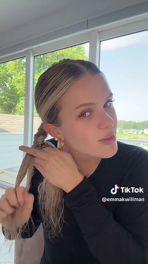 Replying to @rjw2s FISHTAIL BRAID TUTORIAL🐟🐠🍣🎣 #serverlife #serverhairstyles #hairstyles #serverhair #workhairstyle #serverhairinspo #hairinspo #workhairstyleinspo #fishtailbraid #fishtailbraidtutorial server hairstyles braided hairstyles for work @Emma