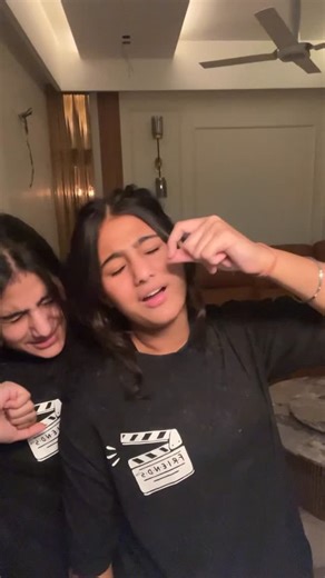 real_twinstars on Instagram: "agale saal bhi bas baatein banayenge 😭🤪 #realtwinstars #instagram #trending #trendsetter #tag"