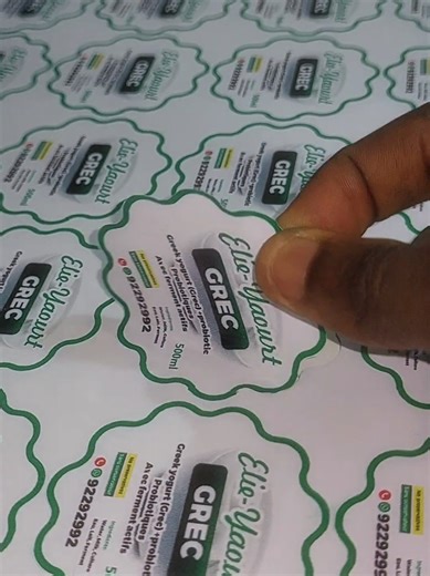 De l’impression à la découpe automatique : des étiquettes sur mesure pour vos produits Description : Chez Lotus Prints, nous concevons et produisons des étiquettes de qualité professionnelle : impression nette, découpe automatique précise et formes personnalisées selon vos besoins. Que ce soit pour yaourt, boissons, cosmétiques ou autres produits, nous donnons une identité forte à votre marque. Faites confiance à notre savoir-faire pour valoriser vos produits Commandez dès maintenant ! #etiquett