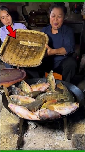 Chinese women eat fish in a different way. #shortsfeed #facts #ytshorts