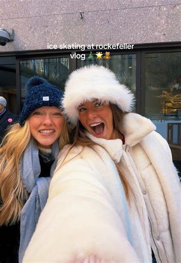 this really put me in the holiday spirit it was SOOO FUN 🤗🤗 #vlog #iceskating #relatable #christmas #travel