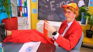 You want a new PLAYSTATION to play your favorite GAMES!🎮 But MOM will only give you this gift if you have good grades😑 You love SCHOOL, but all your teachers are a little strange... One of them is even pregnant! And the director is generally unpredictable🤯 What will come out of this? | La La Life