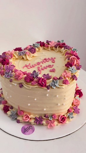 Perfecting Floral Cake Designs for Your Special Occasions