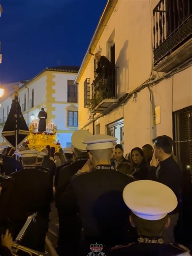 Con el día en que celebramos el bautismo del Señor, cambiamos el mood para conducirlo 𝐀 𝐥𝐚 𝐆𝐥𝐨𝐫𝐢𝐚 en un nuevo Domingo de Ramos. @El Retranqueo Cofrade @HdadLosGitanosRonda @Miguel A. Font #parati #viral #semanasanta #quesuenelaunion #amlaunion