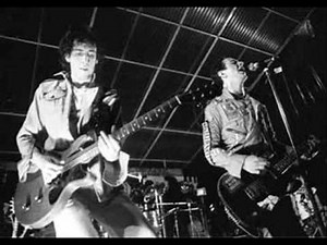 The Clash - Complete control (Live at Mont de Marsan - France - 5/6 August 1977)