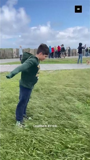 100 km/h Winds at Cliffs of Moher – Nature’s Fury Explained #learnerbytes