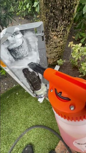 Cleaning mini splits the correct way! #hvac #hvaclife #hvactechnician #minisplit #mechanical #clean