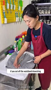 29K views · 9.9K reactions |  Do the drawstrings on your clothes always slip out, making it a hassle to put them back? Let me teach you how to prevent it! #LifeHacks #HoodieDrawstrings #PantsDrawstringTips #DailyTips #PracticalTricks | Mei Johnson | Facebook