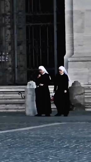 Do you hear what we hear? It’s the sound of music in our ears. Guess the musical from a single clip of Dissolve stock footage. Copyright © Dissolve Inc. This video may not be downloaded. #soundofmusic #stockfootage #dissolve #musicalchallenge #dissolvestock #guessinggame | Dissolve | Facebook