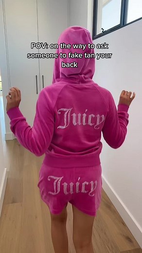 why is tanning someones back such a hassle? 🤷‍♀️🤪😂 #faketan #twins #tantok