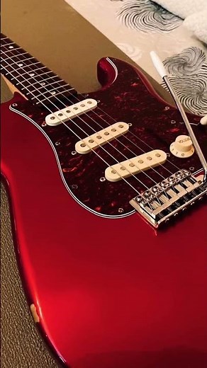 Fender ML custom 1963 vs Squier affinity