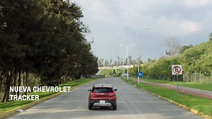 La nueva #ChevroletTracker es impresionante por donde la veas, con: ✅ Techo panorámico ✅ Luces diurnas LED (DRL´s) en todas las versiones ✅ Rines de aluminio bitono de 17” #chevrolettracker #chevroletmina | Chevrolet Mega Mina