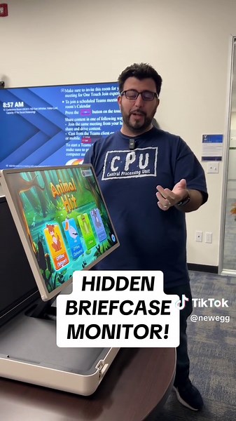 The LG StanbyME Go 27” Briefcase Design Touch Screen! #lg #briefcase #touchscreen #theyoutubetechguy #ricky #tech #monitor #newtech #techtok #tech #travelhack #portable