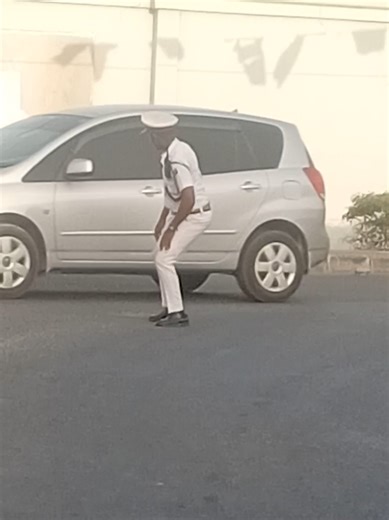 Replying to @nurudinimwamba7gm Kama unaamini kuwa huyu afande ASHIRAFU anaongoza kwakupendwa zaidi na watu gonga like hapo pia usisahau ku follow acount hii kwakupata video nyingi zaidi#kenyantiktok🇰🇪 #trendingvideo #trafikpolisi @Nyau.tz @KIDALI