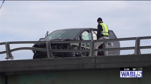 2 transportation workers killed, 3rd injured by van that crashed into interstate construction zone