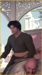 In #Mard, #AmitabhBachchan delivers a powerhouse performance that blends fearless action with unshakable emotion where every punch lands with purpose. Watch #Mard tonight at 7:00 PM, only on #ZeeClassic. #HindiCinema #RetroBollywood #OldIsGold #HindiMoviesFans #ClassicHindiFilms #GoldenAgeOfHindiCinema #Movie #WohZamanaKareDeewana | Zee Classic