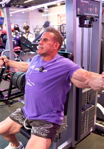 Variaciones de Pec Deck para un Pecho Completo