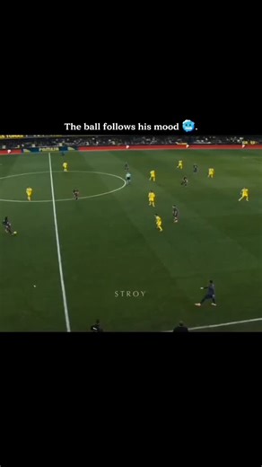 Manchester_City on Instagram: "1997년 개봉한 영화 Titanic은 잭과 로즈의 운명적인 사랑을 통해 비극 속에서도 오래 남는 감정의 깊이를 보여주는 작품입니다. 화려한 연출보다 인물의 감정에 더 집중한 제임스 카메론 감독의 스타일은 지금 다시 봐도 묘하게 가슴을 울리죠. 배가 침몰하는 장면이 아닌, 두 사람이 서로를 바라보던 순간들이 더 강하게 기억에 남는 영화이기도 합니다. 이 감정을 완성해주는 곡이 바로 셀린 디온의 *“My Heart Will Go On”*입니다. 처음 들으면 잔잔한데, 어느 순간 자연스럽게 가슴이 벅차오르는 느낌을 줍니다. 특히 후반부의 고조되는 보컬은 영화 속 잭과 로즈의 마지막 장면과 겹쳐지면서 괜히 마음이 서늘해지기도 하고요. 많은 분들이 “이 노래가 나오면 왜 그 장면이 자동으로 떠오르는지 모르겠다”고 말하는데, 그만큼 영화와 음악이 자연스럽게 얽혀 있는 곡입니다. 1998년 아카데미 주제가상을 비롯해 여러 상을 휩쓴 건 단