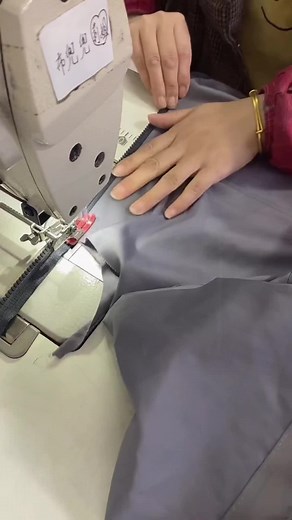 The production process of a piece of clothing#garmentfactory #clothingfactory #factory #clothes #downjacketfactory #clothingmaking