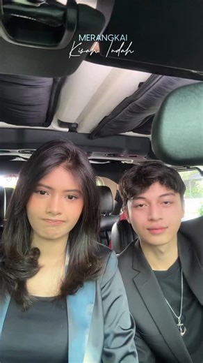 MEGA KREASI FILMS on Instagram: "Mutiara dan Kenzo nih✨ Saksikan #MerangkaiKisahIndah setiap hari pukul 17.00 hanya di Indosiar. #MegaKreasiFilms"