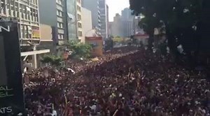 Curitiba também a capital da música eletrônica. Não acredita? Então dê o play nesse vídeo :O Pré-carnaval Eletrônico 2017 de Curitiba recebe Alok, Liu, Sevenn e outras atrações em fevereiro; saiba mais no blog Aperte o Play: http://bitly.com/2jae9s8 Imagens: Daniel Polastri/Aperte o Play, no Pré-carnaval 2016 | Gazeta do Povo