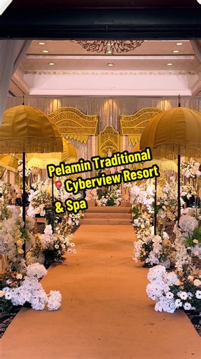 Stunning Traditional Pelamin Decor by Damia Signature