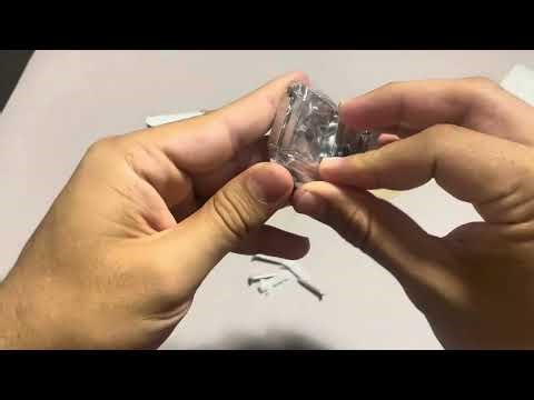 Shappy 2 Sets 8 Pieces Spring Loaded Mirror Hanger Clips Set Review