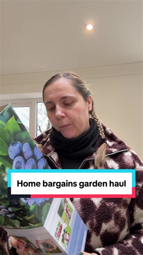 Come with me to the garden centre at home bargains. Overall I’d say the selection was good… the quality, not so sure! I ended up picking up: Blueberry Raspberry Climbing rose Onion sets Gladioli Dahlia Some flower seeds