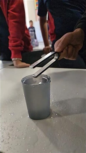 Tuning fork can make water appear as if boiling #tuningfork #waterripples #physics #handsonlearning
