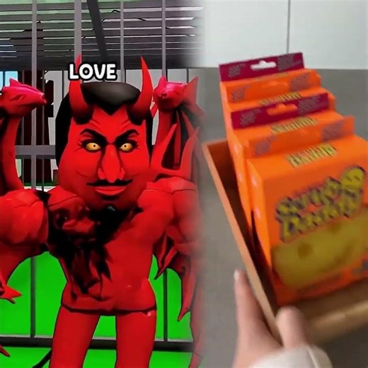 💔 SECRET SCHOOL DISGUISE BY MY TWIN 🥺 #roblox #shorts