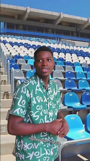 A camera man running faster than usain bolt 😳