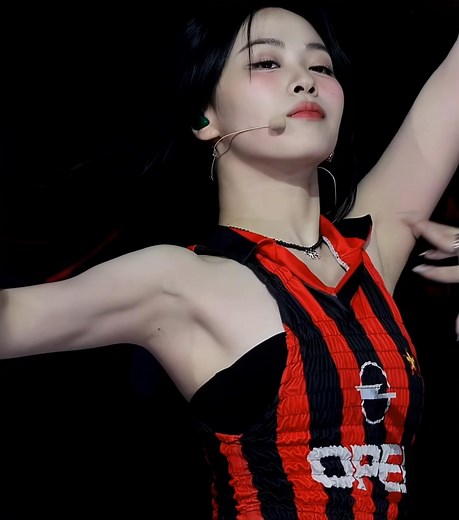 9.7K views · 320 reactions | RYujin 안유진 240602 Browse crisp full HD zoomable photos in my shop — link’s in the bio 喺我個人簡介連結入面嘅商店睇吓高清可放大嘅相片啦 バイオリンクのショップでフルHDズームできる鮮明な写真をチェックしよう #Ryujin #류진 #申留眞 #リュジン | Armpit Enthusiasts | Facebook