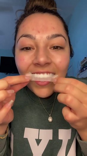 Colgate or crest? 😁 #crestwhiteningstrips #crestsmile @crestwhitesmile crest is the way! 🙌🏻 #foryoupage #FYP #fypシ #foryourpage