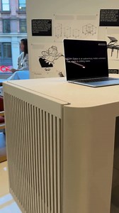 Work where you want, not where you’re put. Drawing on advances in autonomous vehicle technology, Roam is a modular workstation designed to shift and adapt to both collective and individual needs. It redefines mobility in the workplace as a fully self-contained solution: to adjust, move, and evolve as needs change throughout the day. Curious to see what else we’re exploring? Discover the full series of Advanced Concepts, in collaboration with DUBBELDAM Architecture Design, at www.teknion.com/adva